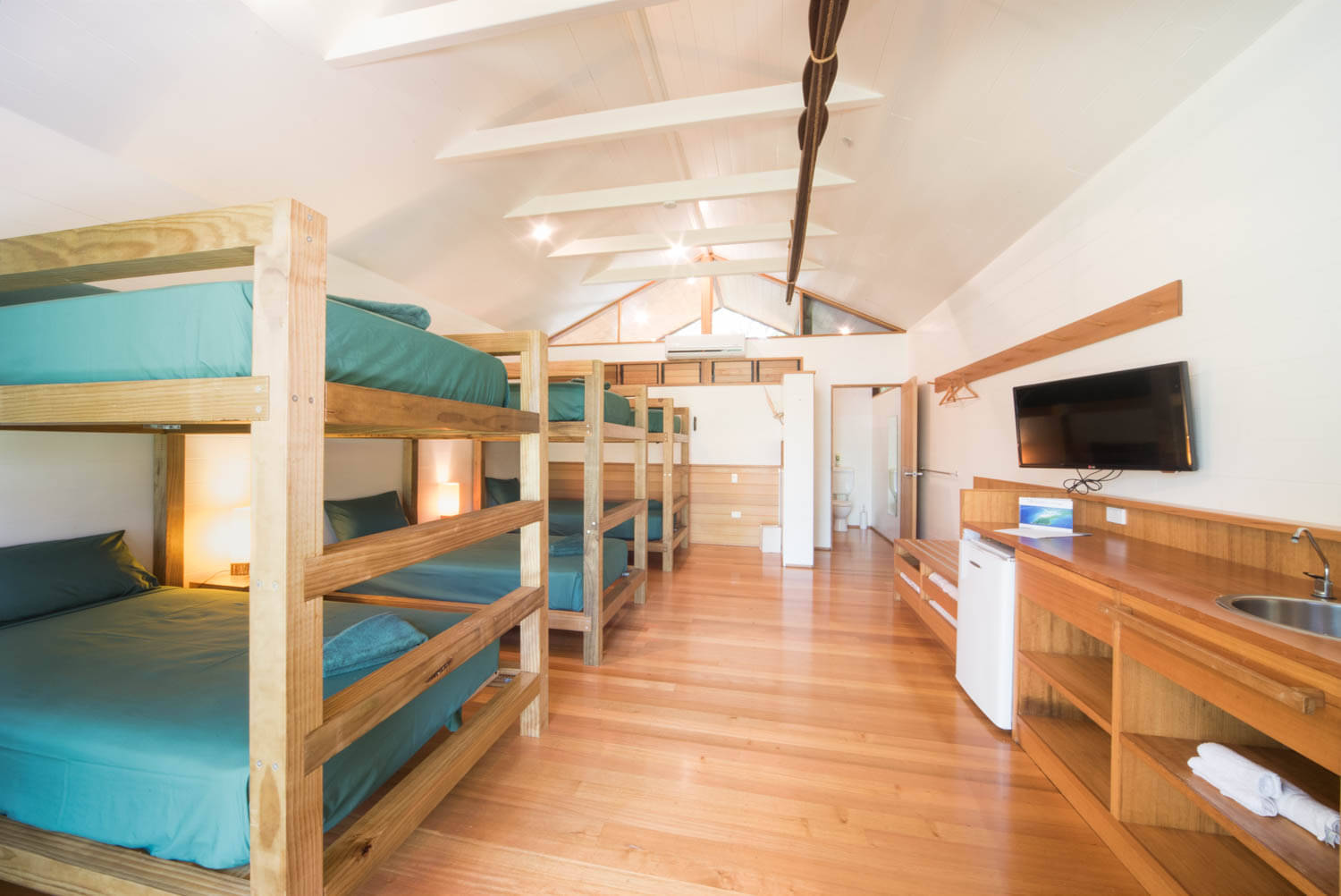 Ride To Paradise Whitsundays Cruise | Includes Paradise Cove Resort ...