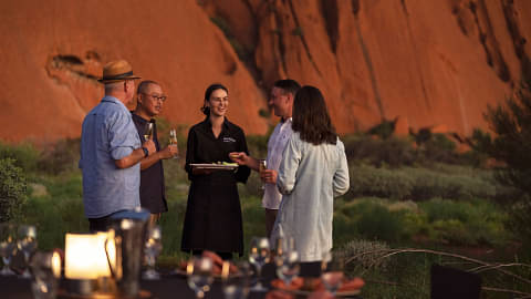 Uluru Dinner Under The Stars | Uluru Sunset and BBQ Dinner (Mai Uluru ...