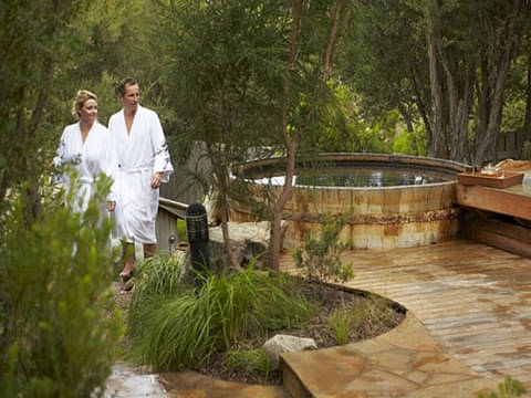 Mornington Peninsula Tour with Hot Springs 1 Day | Backpacker Deals