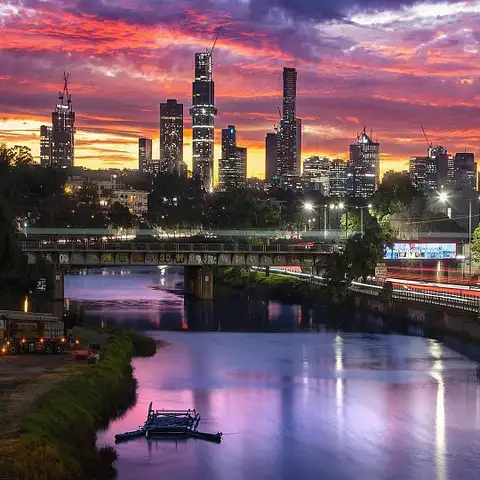 Yarra River Moonlight Kayak Tour | Kayak Melbourne | Backpacker Deals